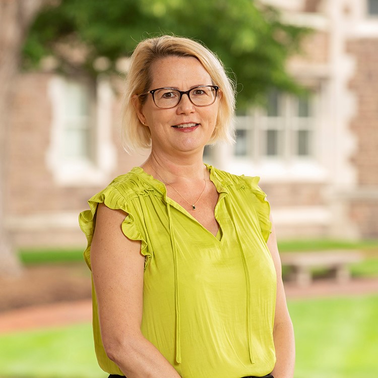 Susan Lee - University Advancement - Washington University in St. Louis